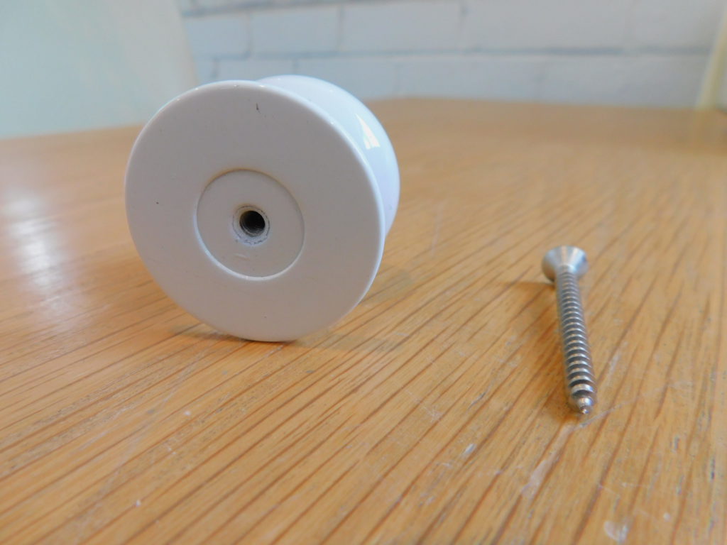 Handle House and Things White Manly Knobs Set of 12 Brand New ...